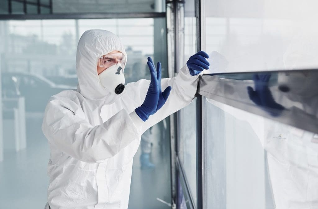 8 Ways to Keep Your Cleanroom Free of Contamination | Dycem
